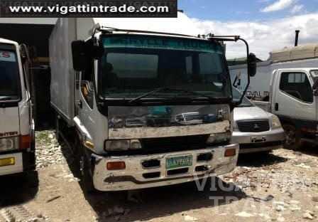 Isuzu Forward Closed Van Giga - Vigattin Trade