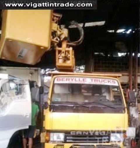 12 Meters Cherry Picker Truck - Vigattin Trade