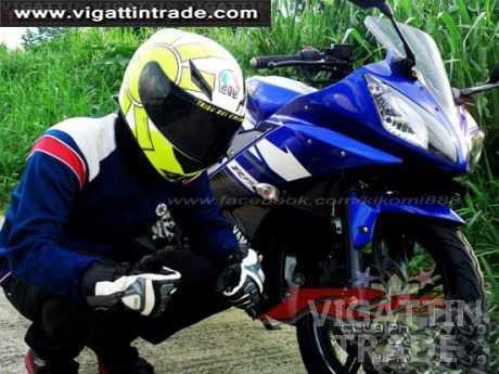 YAMAHA R15 v2 original RACING BLUE LATEST MODEL - Vigattin Trade